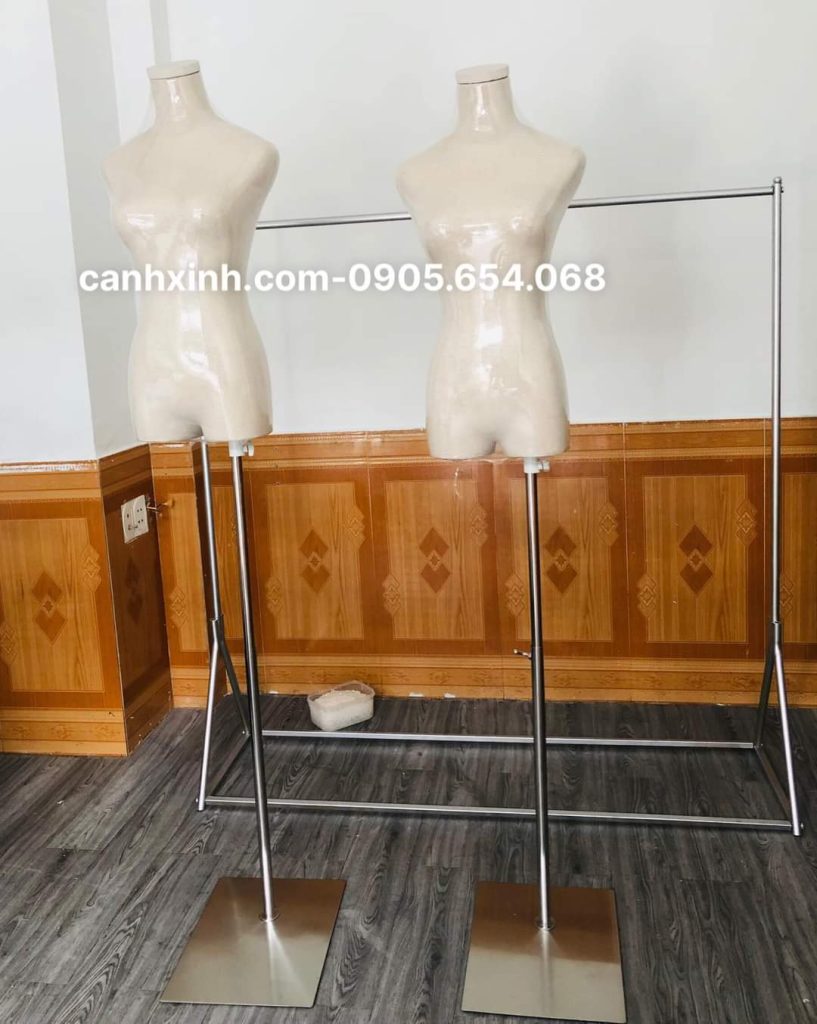 Manocanh Nữ tay nhựa giả gỗ chân đế inox vuông bạc - canh xinh